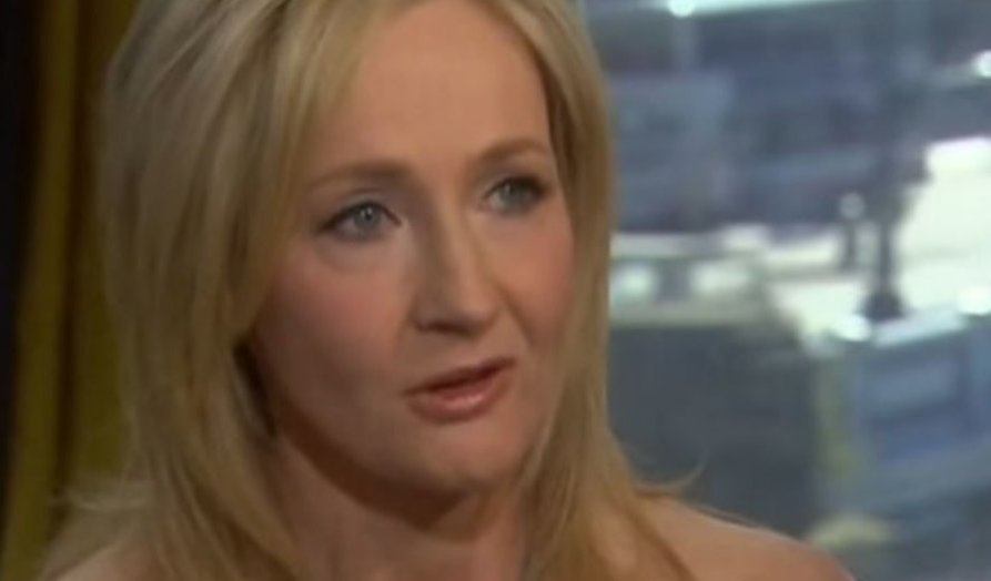 J.K. Rowling's serie The Casual Vacancy is kijkcijferhit op Britse tv