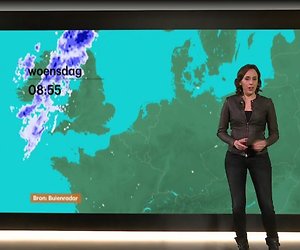 RTL-weervrouw Amara Onwuka draagt gewoon wat ze wil - Televizier.nl